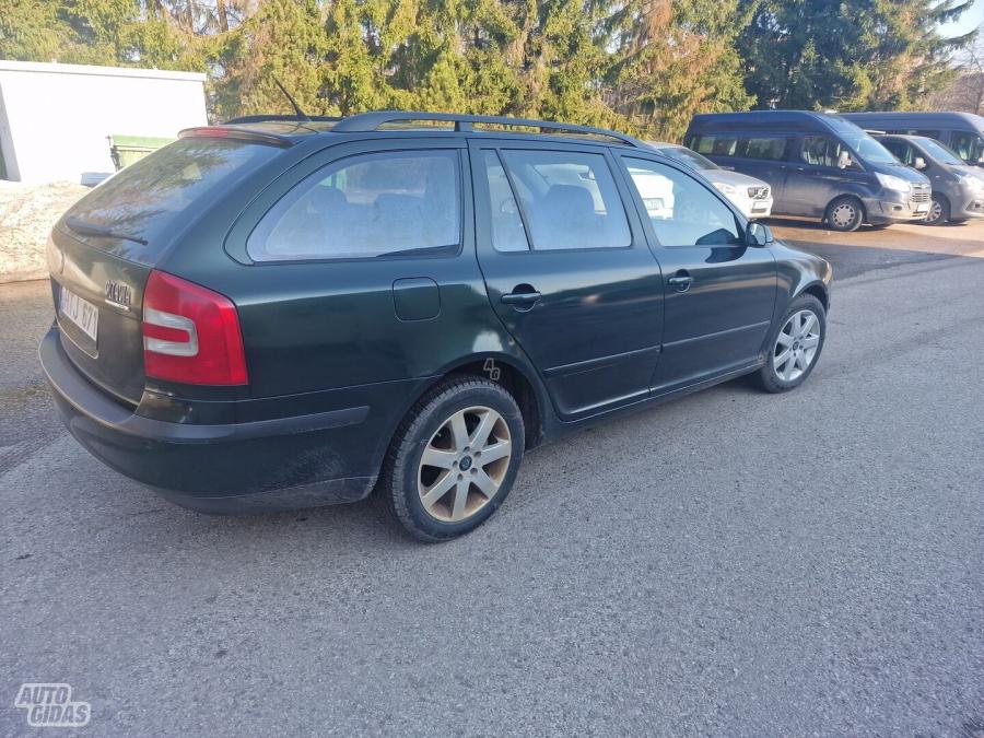 Zaļš Skoda Octavia 2005 Anykščiai, ar dzinēja tilpumu 2.00 L un nobraukumu 379 tūkst. km par 1200 €, foto 4 vietnē AUTOMOTO.COM.LV