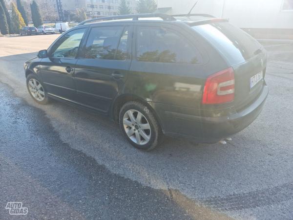 Zaļš Skoda Octavia 2005 Anykščiai, ar dzinēja tilpumu 2.00 L un nobraukumu 379 tūkst. km par 1200 €, foto 5 vietnē AUTOMOTO.COM.LV
