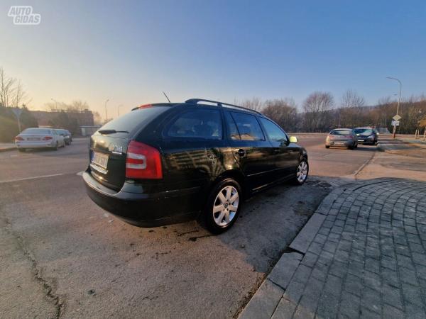 Green Skoda Octavia 2005 in Anyksciai, with an engine capacity of 2.00 L and mileage of 389 thousand km for 1490 €, photo 3 on AUTOMOTO.COM.LV