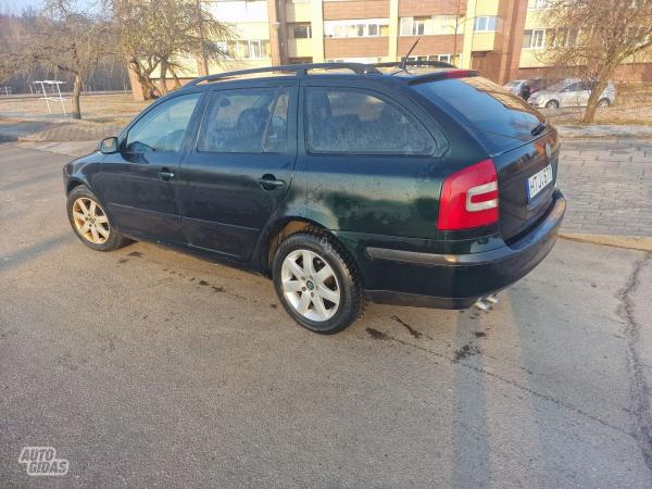 Green Skoda Octavia 2005 in Anyksciai, with an engine capacity of 2.00 L and mileage of 389 thousand km for 1490 €, photo 5 on AUTOMOTO.COM.LV