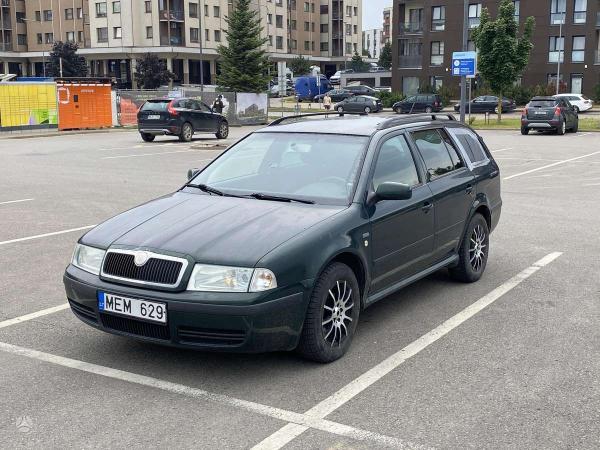 Зеленый Шкода Октавия 2005 в Вильнюс, объемом двигателя 1.90 л и пробегом 303 тыс. км за 960 €, фото 1 на AUTOMOTO.COM.LV