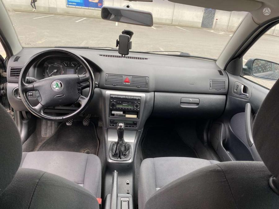 Zaļš Skoda Octavia 2005 Viļņa, ar dzinēja tilpumu 1.90 L un nobraukumu 303 tūkst. km par 960 €, foto 5 vietnē AUTOMOTO.COM.LV