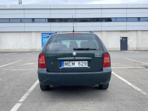 Zaļš Skoda Octavia 2005 Viļņa, ar dzinēja tilpumu 1.90 L un nobraukumu 303 tūkst. km par 960 €, foto 12 vietnē AUTOMOTO.COM.LV