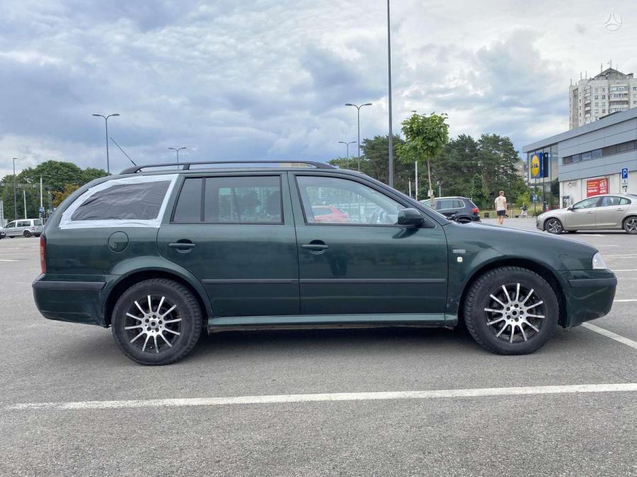 Zaļš Skoda Octavia 2005 Viļņa, ar dzinēja tilpumu 1.90 L un nobraukumu 303 tūkst. km par 960 €, foto 13 vietnē AUTOMOTO.COM.LV