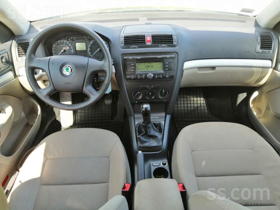 Zaļš Skoda Octavia 2006 Madona, ar dzinēja tilpumu 1.60 L un nobraukumu 174 tūkst. km par 2300 €, foto 8 vietnē AUTOMOTO.COM.LV