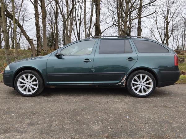Green Skoda Octavia 2006 in Kaunas, with an engine capacity of 2.00 L and mileage of 346 thousand km for 2000 €, photo 3 on AUTOMOTO.COM.LV