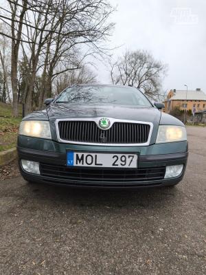 Green Skoda Octavia 2006 in Kaunas, with an engine capacity of 2.00 L and mileage of 346 thousand km for 1800 €, photo  on AUTOMOTO.COM.LV