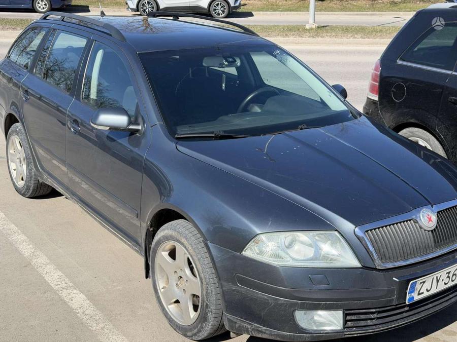Green Skoda Octavia 2007 in Siauliai, with an engine capacity of 1.98 L and mileage of 360 thousand km for 800 €, photo 1 on AUTOMOTO.COM.LV