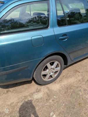 Zaļš Skoda Octavia 2007 Viļņa, ar dzinēja tilpumu 1.80 L un nobraukumu 266 tūkst. km par 1000 €, foto 10 vietnē AUTOMOTO.COM.LV