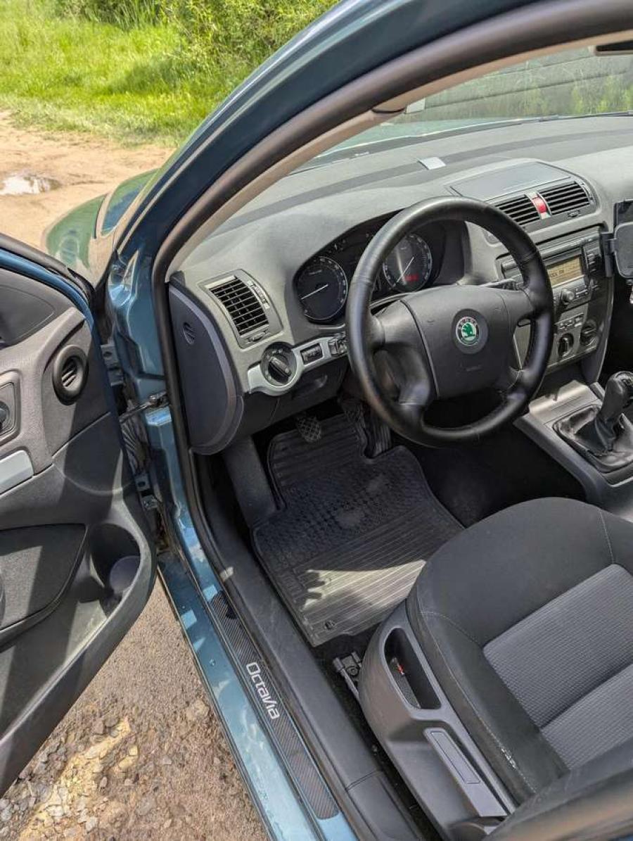 Zaļš Skoda Octavia 2007 Viļņa, ar dzinēja tilpumu 1.80 L un nobraukumu 266 tūkst. km par 1000 €, foto 12 vietnē AUTOMOTO.COM.LV