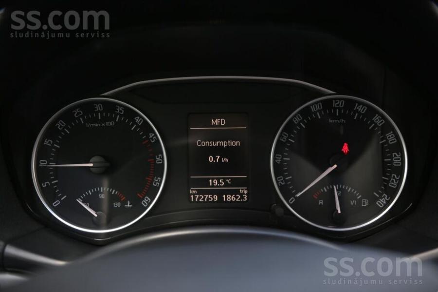 Green Skoda Octavia 2009 in Riga, with an engine capacity of 1.90 L and mileage of 173 thousand km for 2495 €, photo 9 on AUTOMOTO.COM.LV