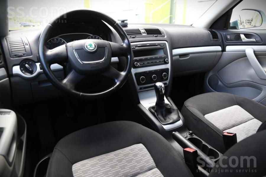 Green Skoda Octavia 2009 in Riga, with an engine capacity of 1.90 L and mileage of 173 thousand km for 2495 €, photo 10 on AUTOMOTO.COM.LV