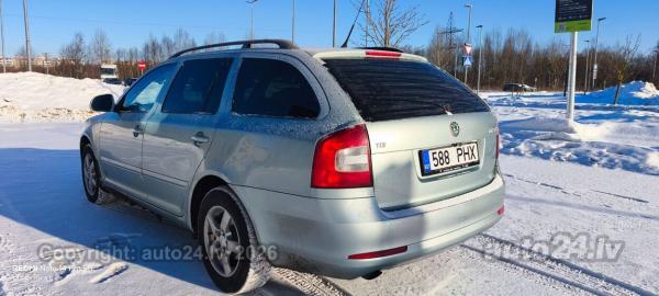 Green Skoda Octavia 2010 in Tallinn, with an engine capacity of 1.60 L and mileage of 386 thousand km for 2950 €, photo 4 on AUTOMOTO.COM.LV