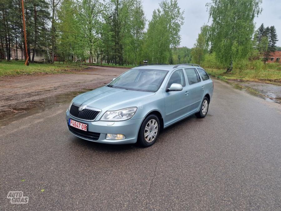 Green Skoda Octavia 2010 in Visaginas, with an engine capacity of 1.60 L and mileage of 311 thousand km for 2100 €, photo 3 on AUTOMOTO.COM.LV