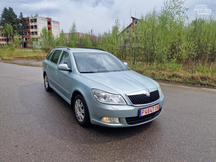 Green Skoda Octavia 2010 in Visaginas, with an engine capacity of 1.60 L and mileage of 311 thousand km for 2100 €, photo 5 on AUTOMOTO.COM.LV