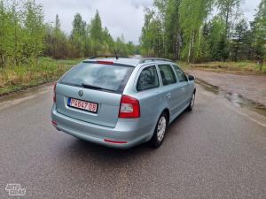Green Skoda Octavia 2010 in Visaginas, with an engine capacity of 1.60 L and mileage of 311 thousand km for 2100 €, photo 9 on AUTOMOTO.COM.LV