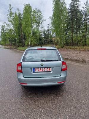 Green Skoda Octavia 2010 in Visaginas, with an engine capacity of 1.60 L and mileage of 311 thousand km for 2100 €, photo 10 on AUTOMOTO.COM.LV