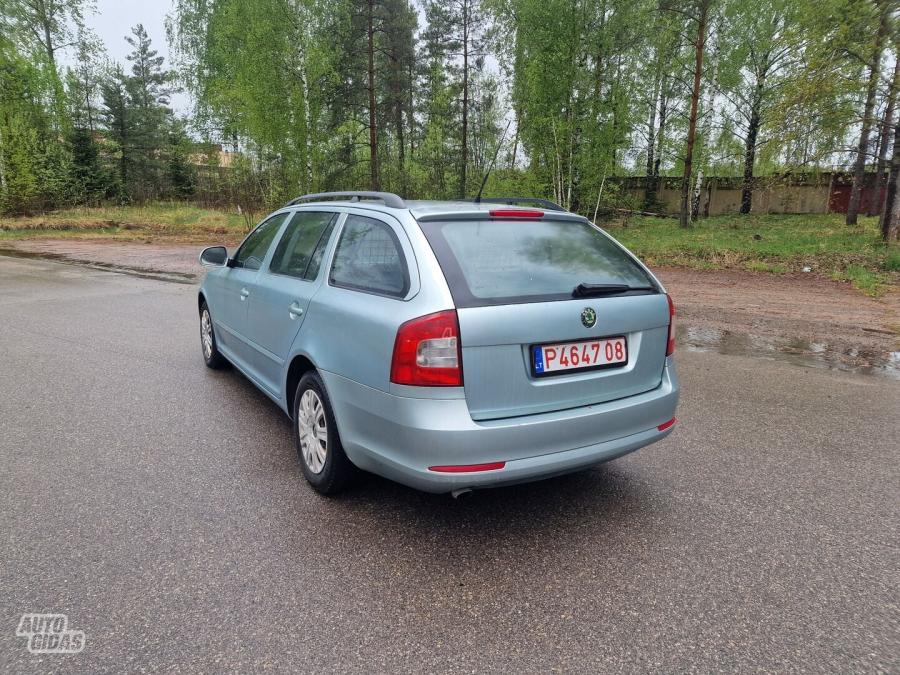 Green Skoda Octavia 2010 in Visaginas, with an engine capacity of 1.60 L and mileage of 311 thousand km for 2100 €, photo 11 on AUTOMOTO.COM.LV
