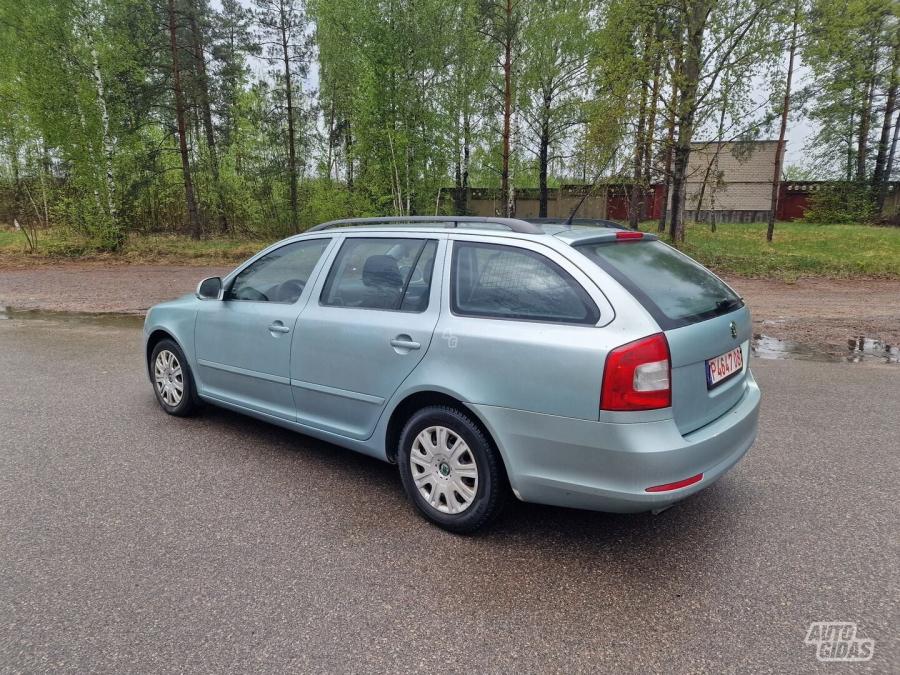 Green Skoda Octavia 2010 in Visaginas, with an engine capacity of 1.60 L and mileage of 311 thousand km for 2100 €, photo 12 on AUTOMOTO.COM.LV