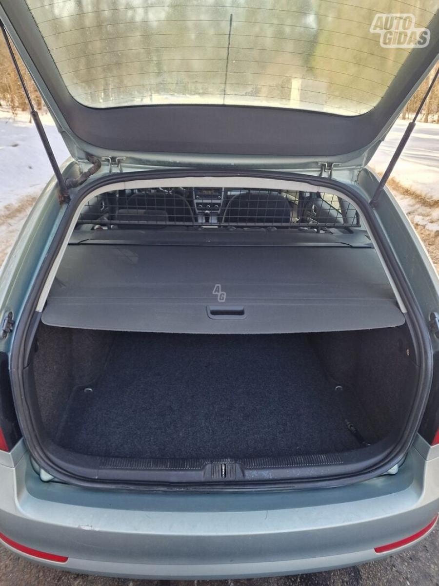 Green Skoda Octavia 2010 in Visaginas, with an engine capacity of 1.60 L and mileage of 311 thousand km for 2100 €, photo 16 on AUTOMOTO.COM.LV