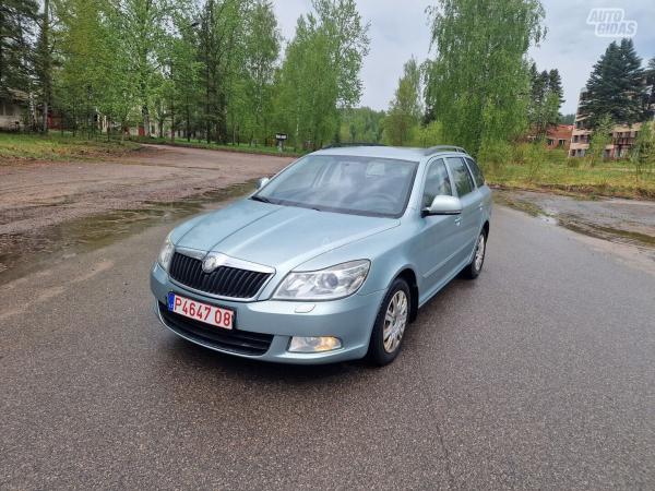 Green Skoda Octavia 2010 in Visaginas, with an engine capacity of 1.60 L and mileage of 311 thousand km for 2100 €, photo 1 on AUTOMOTO.COM.LV
