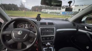 Green Skoda Octavia 2011 in Vilnius, with an engine capacity of 1.97 L and mileage of 293 thousand km for 4500 €, photo 6 on AUTOMOTO.COM.LV