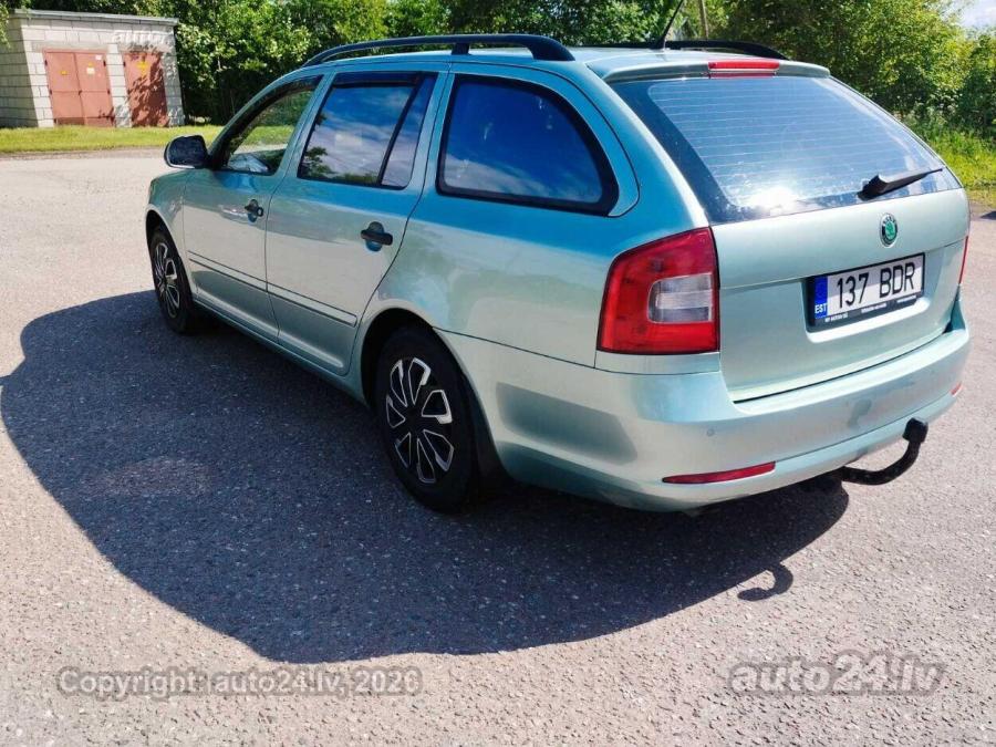Green Skoda Octavia 2011 in Narva, with an engine capacity of 1.20 L and mileage of 303 thousand km for 3200 €, photo 7 on AUTOMOTO.COM.LV