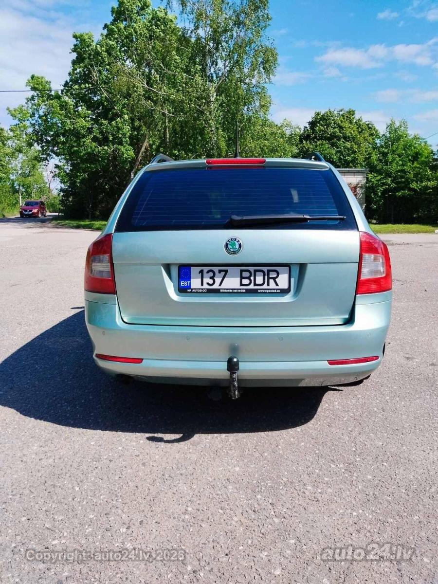 Green Skoda Octavia 2011 in Narva, with an engine capacity of 1.20 L and mileage of 303 thousand km for 3200 €, photo 9 on AUTOMOTO.COM.LV
