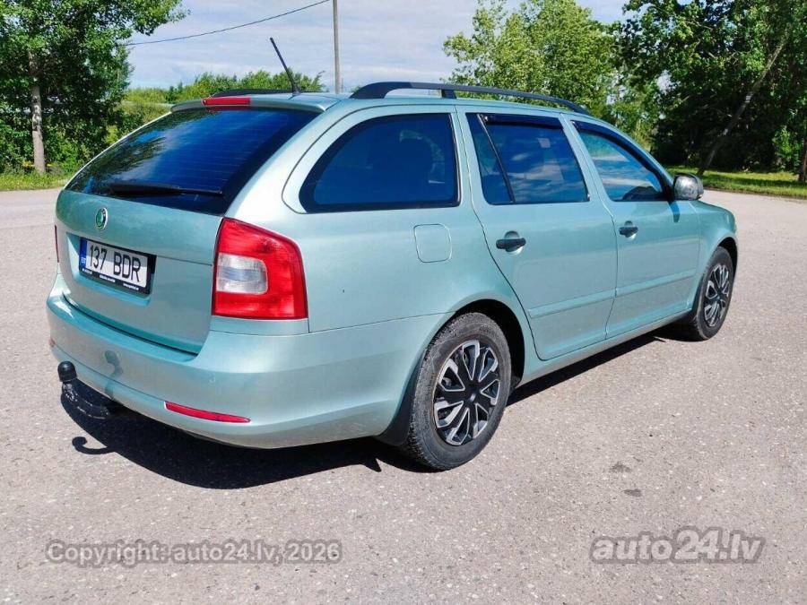 Green Skoda Octavia 2011 in Narva, with an engine capacity of 1.20 L and mileage of 303 thousand km for 3200 €, photo 10 on AUTOMOTO.COM.LV
