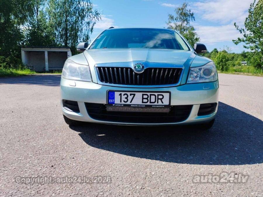 Green Skoda Octavia 2011 in Narva, with an engine capacity of 1.20 L and mileage of 303 thousand km for 3200 €, photo 12 on AUTOMOTO.COM.LV