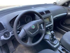 Green Skoda Octavia 2011 in Jonava, with an engine capacity of 1.20 L and mileage of 173 thousand km for 1500 €, photo 12 on AUTOMOTO.COM.LV