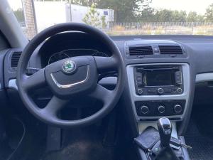 Green Skoda Octavia 2011 in Jonava, with an engine capacity of 1.20 L and mileage of 173 thousand km for 1500 €, photo 13 on AUTOMOTO.COM.LV