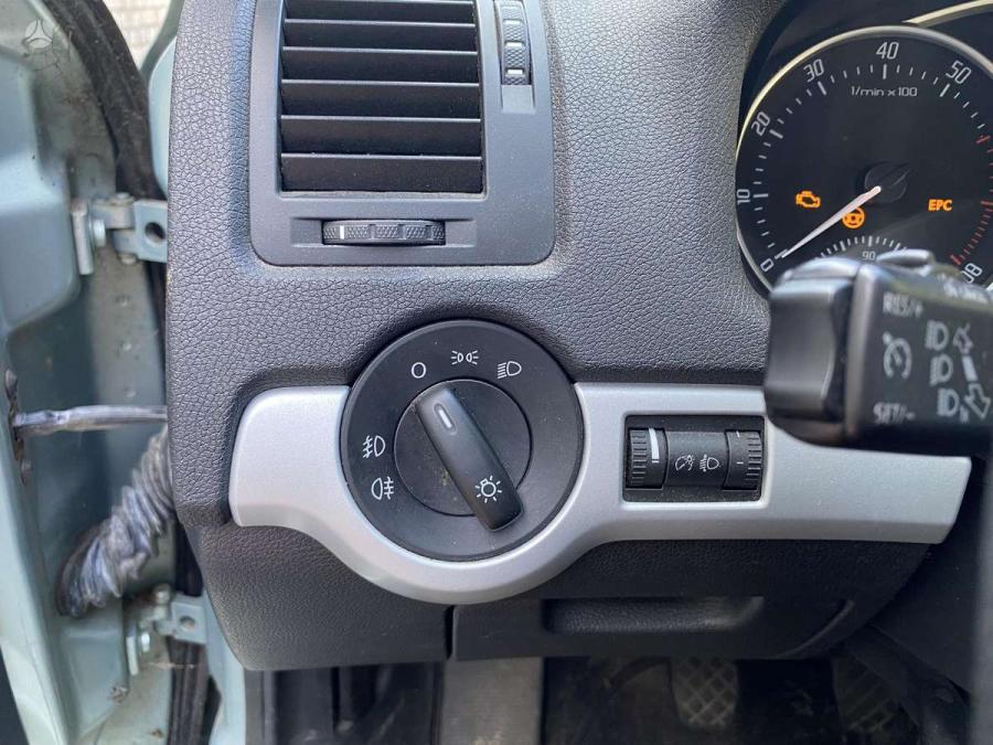 Green Skoda Octavia 2011 in Jonava, with an engine capacity of 1.20 L and mileage of 173 thousand km for 1500 €, photo 16 on AUTOMOTO.COM.LV