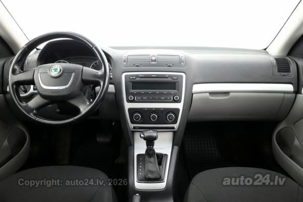 Green Skoda Octavia 2011 in Tallinn, with an engine capacity of 1.40 L and mileage of 188 thousand km for 2799 €, photo 5 on AUTOMOTO.COM.LV