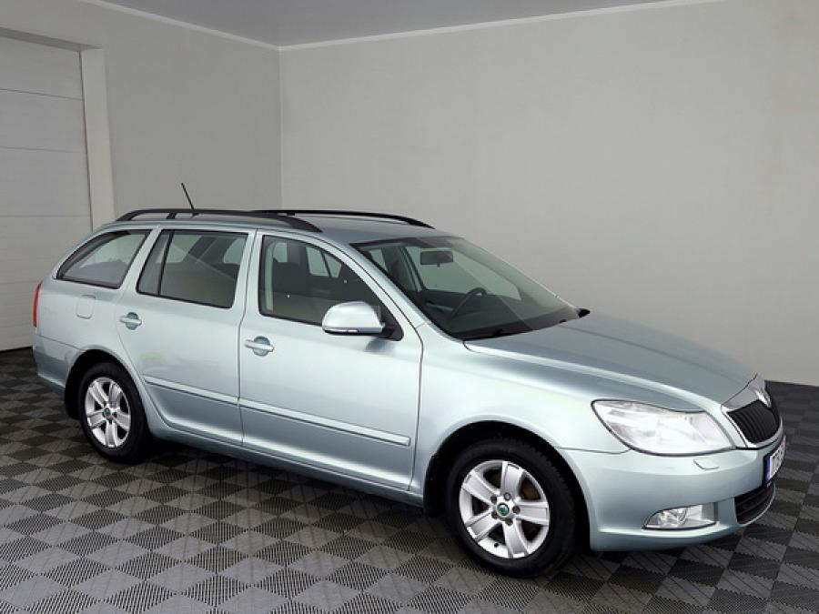 Green Skoda Octavia 2011 in Tallinn, with an engine capacity of 1.40 L and mileage of 188 thousand km for 2799 €, photo 1 on AUTOMOTO.COM.LV