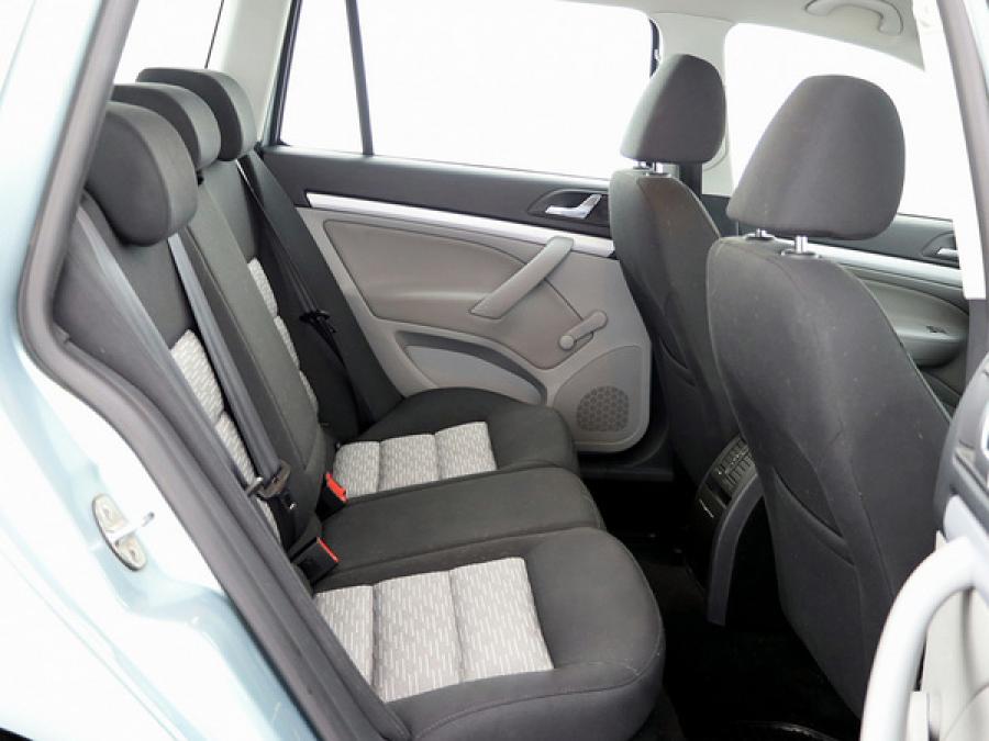 Green Skoda Octavia 2011 in Tallinn, with an engine capacity of 1.40 L and mileage of 188 thousand km for 2799 €, photo 8 on AUTOMOTO.COM.LV
