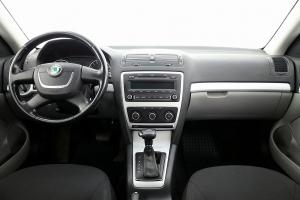 Green Skoda Octavia 2011 in Tallinn, with an engine capacity of 1.40 L and mileage of 188 thousand km for 2799 €, photo 13 on AUTOMOTO.COM.LV