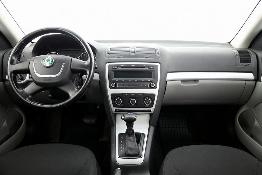 Green Skoda Octavia 2011 in Tallinn, with an engine capacity of 1.40 L and mileage of 188 thousand km for 2799 €, photo 13 on AUTOMOTO.COM.LV