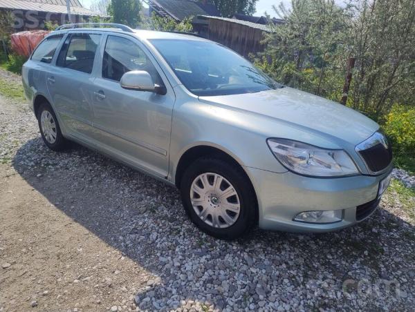 Green Skoda Octavia 2012 in Preili, with an engine capacity of 1.60 L and mileage of 299 thousand km for 3000 €, photo 2 on AUTOMOTO.COM.LV
