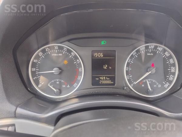 Green Skoda Octavia 2012 in Preili, with an engine capacity of 1.60 L and mileage of 299 thousand km for 3000 €, photo 7 on AUTOMOTO.COM.LV