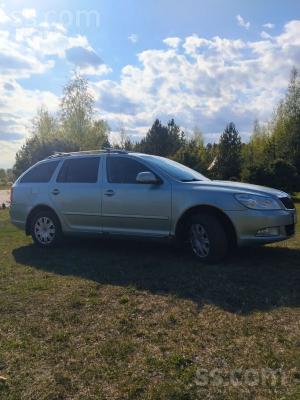 Green Skoda Octavia 2012 in Preili, with an engine capacity of 2.00 L and mileage of 364 thousand km for 1600 €, photo 3 on AUTOMOTO.COM.LV