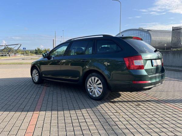 Зеленый Шкода Октавия 2015 в Ионава, объемом двигателя 1.97 л и пробегом 350 тыс. км за 5850 €, фото 3 на AUTOMOTO.COM.LV