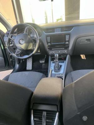 Green Skoda Octavia 2015 in Jonava, with an engine capacity of 1.97 L and mileage of 350 thousand km for 5850 €, photo 10 on AUTOMOTO.COM.LV