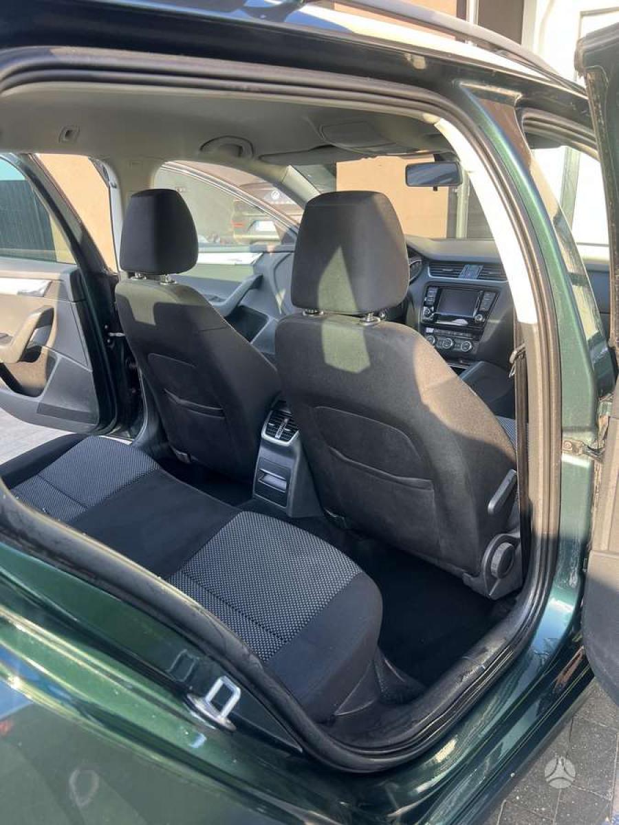 Green Skoda Octavia 2015 in Jonava, with an engine capacity of 1.97 L and mileage of 350 thousand km for 5850 €, photo 12 on AUTOMOTO.COM.LV