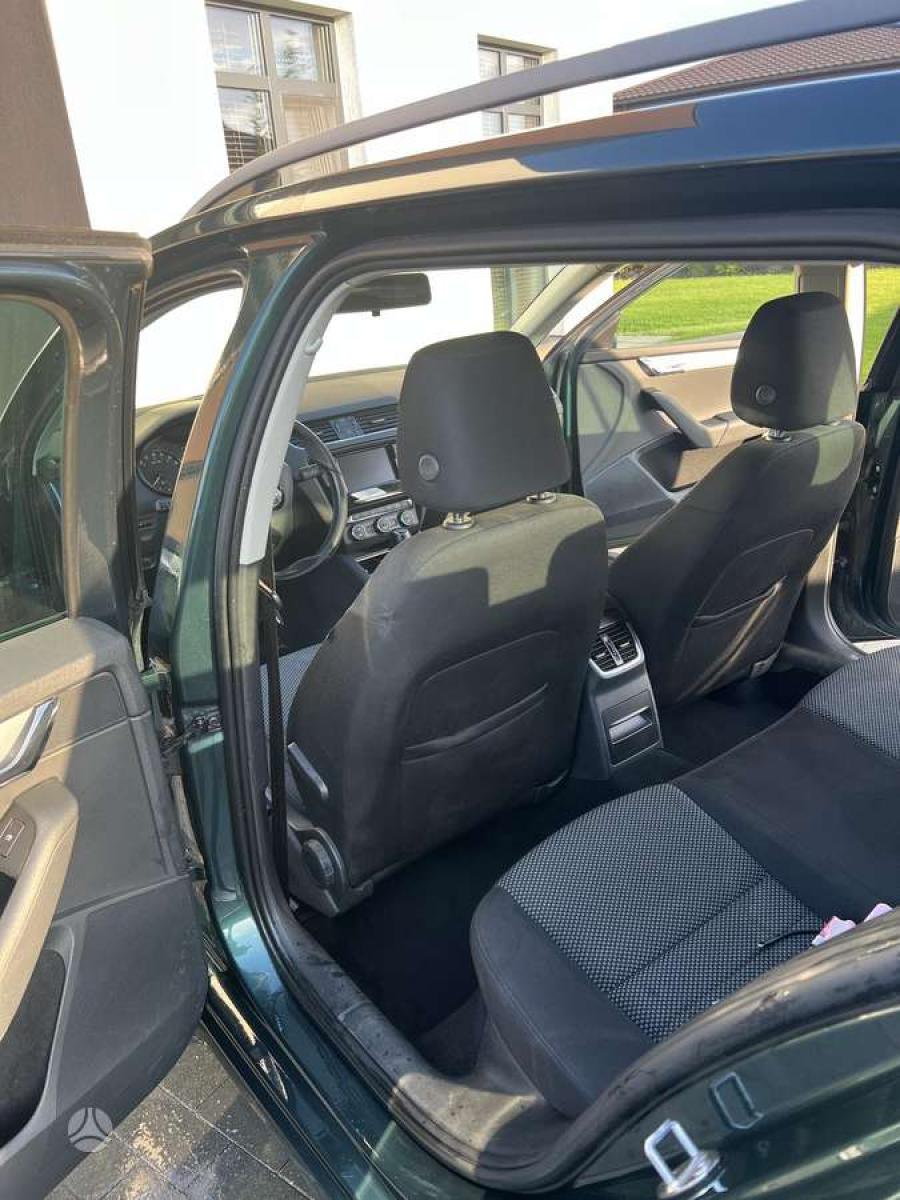 Green Skoda Octavia 2015 in Jonava, with an engine capacity of 1.97 L and mileage of 350 thousand km for 5850 €, photo 13 on AUTOMOTO.COM.LV
