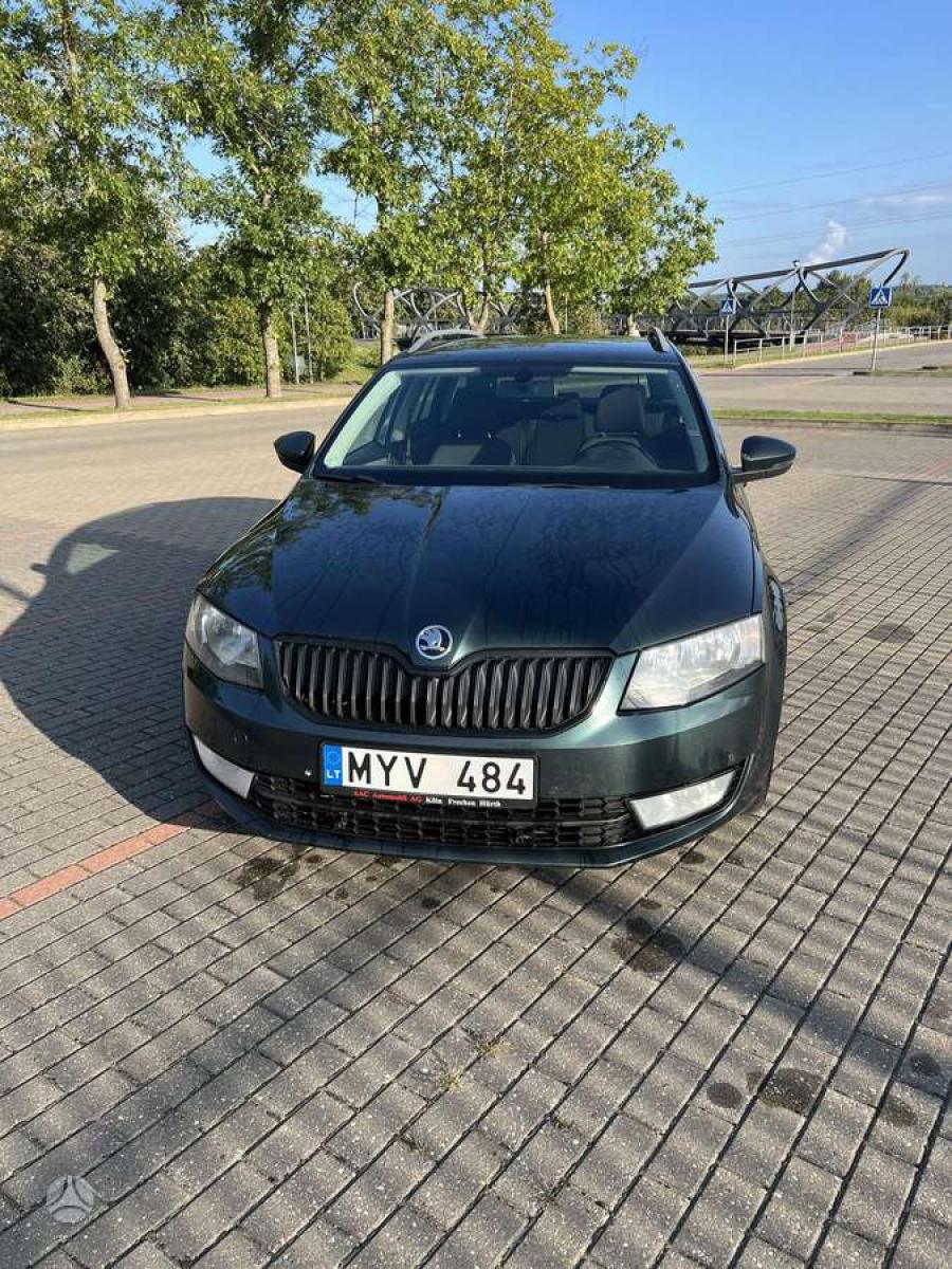 Green Skoda Octavia 2015 in Jonava, with an engine capacity of 1.97 L and mileage of 350 thousand km for 5850 €, photo 16 on AUTOMOTO.COM.LV