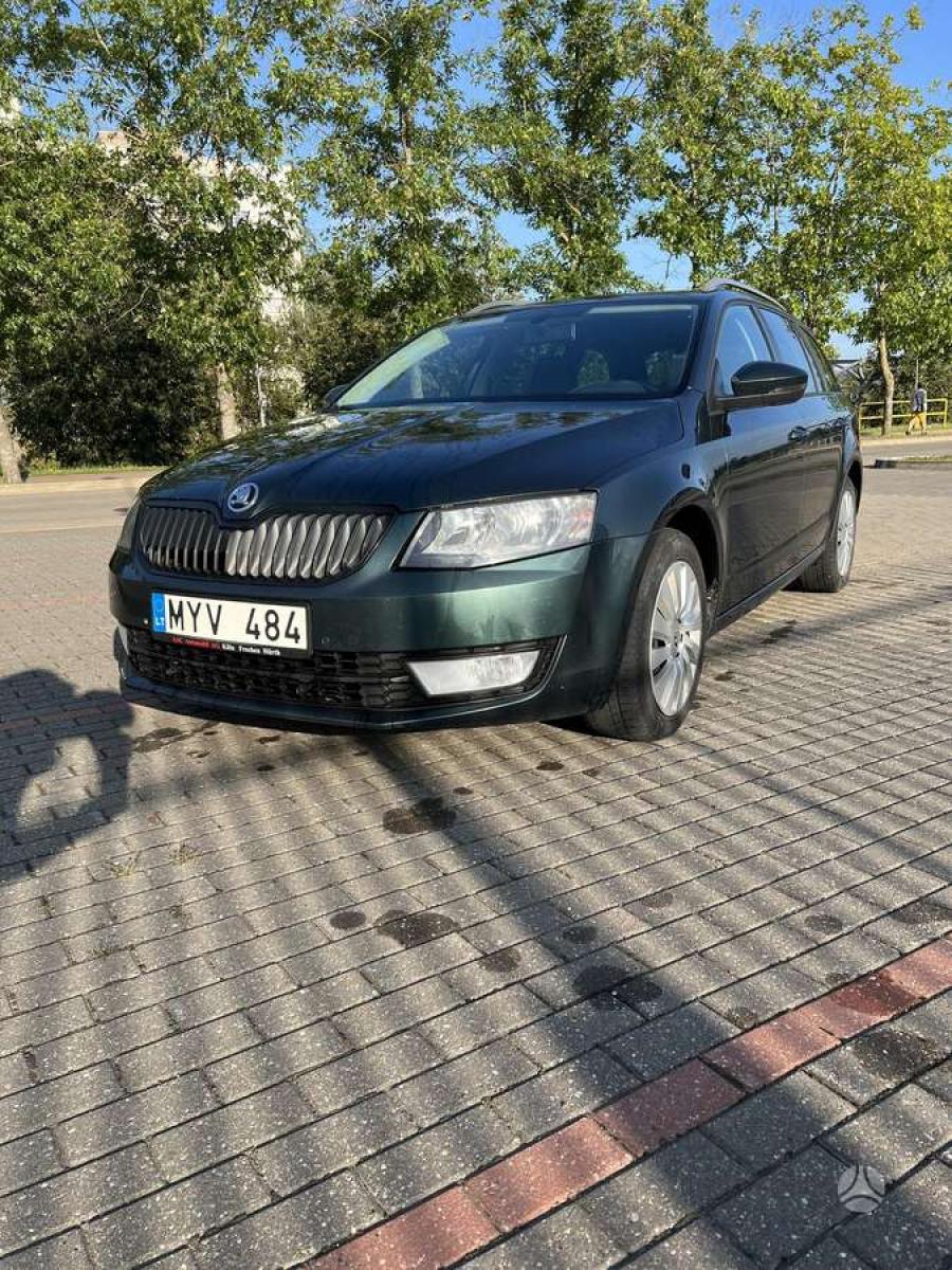 Green Skoda Octavia 2015 in Jonava, with an engine capacity of 1.97 L and mileage of 350 thousand km for 5850 €, photo 17 on AUTOMOTO.COM.LV