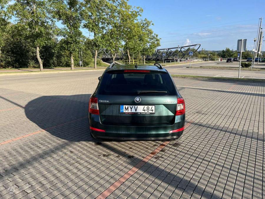 Green Skoda Octavia 2015 in Jonava, with an engine capacity of 1.97 L and mileage of 350 thousand km for 5850 €, photo 18 on AUTOMOTO.COM.LV