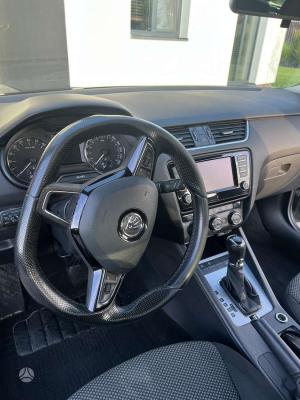 Green Skoda Octavia 2015 in Jonava, with an engine capacity of 1.97 L and mileage of 350 thousand km for 5850 €, photo 21 on AUTOMOTO.COM.LV