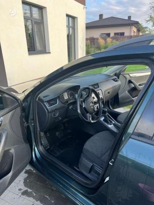Green Skoda Octavia 2015 in Jonava, with an engine capacity of 1.97 L and mileage of 350 thousand km for 5850 €, photo 22 on AUTOMOTO.COM.LV